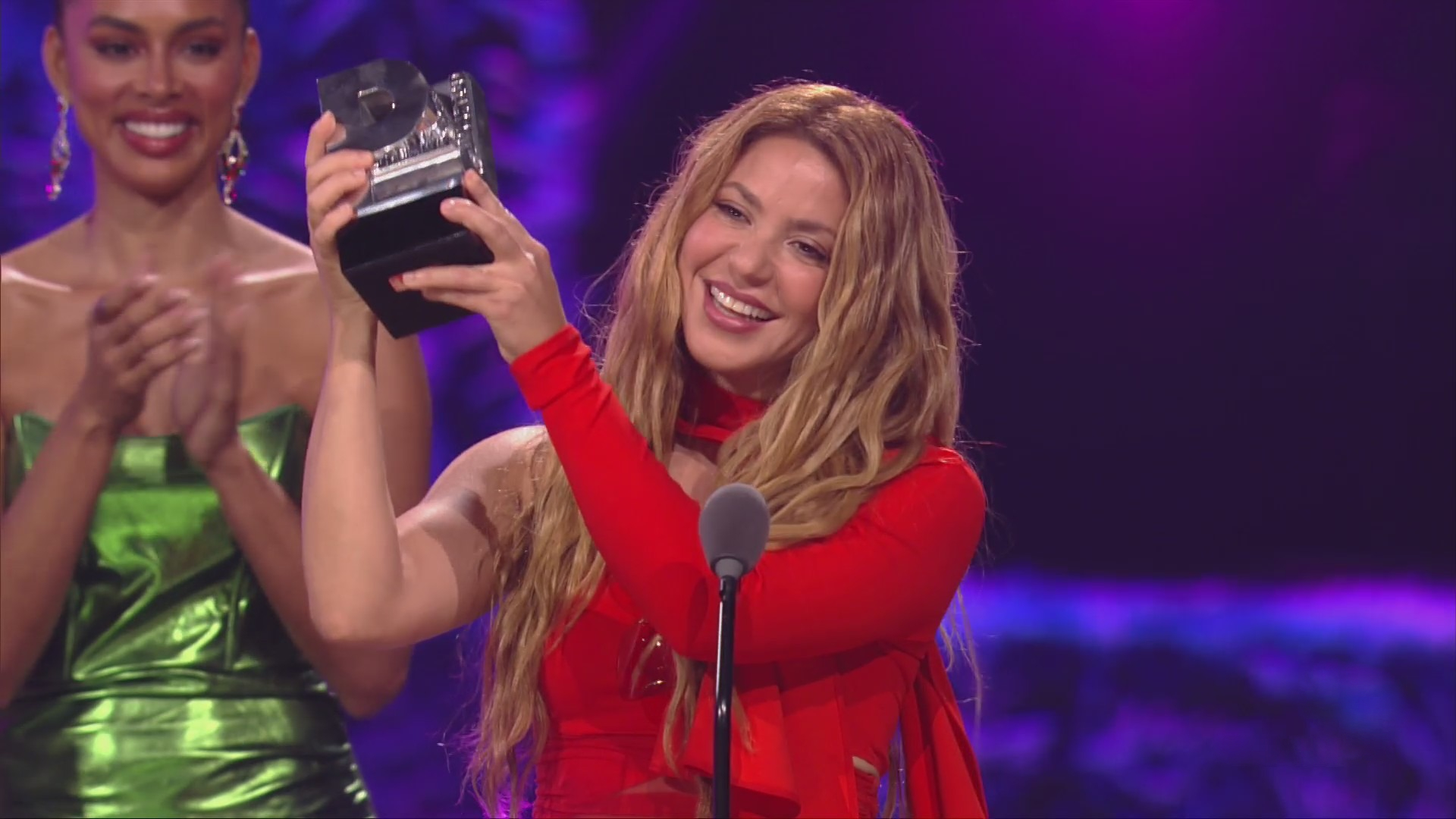 Shakira’ya Ödül Yağmuru! | Number 1 Fm / Tv