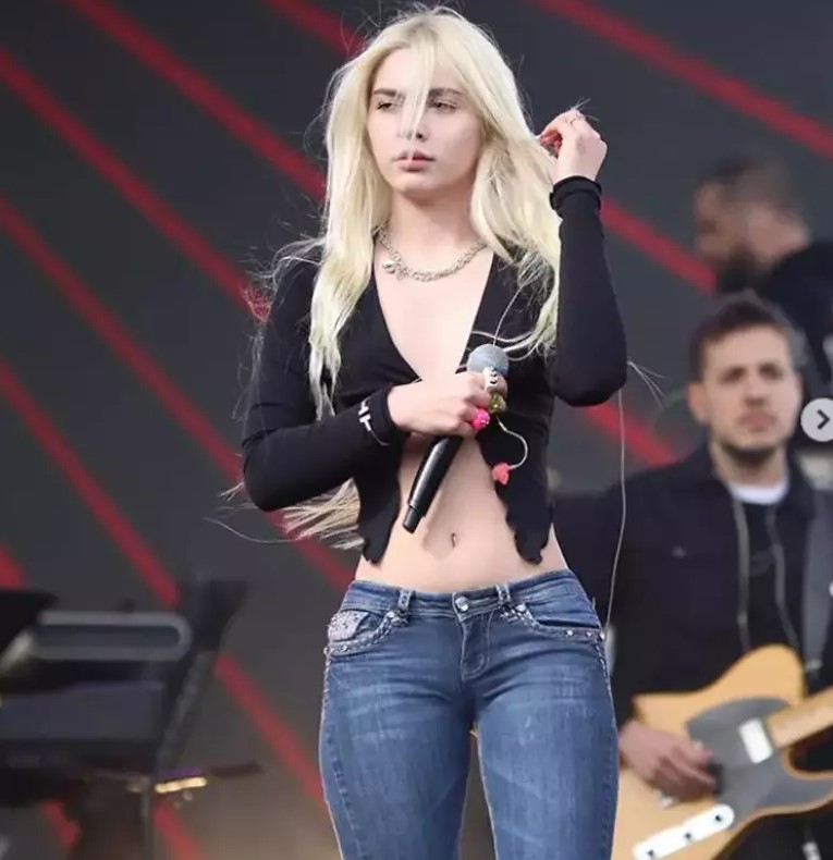 Aleyna Tilki: Yok olmamı istiyorlar | Number 1 Fm / Tv